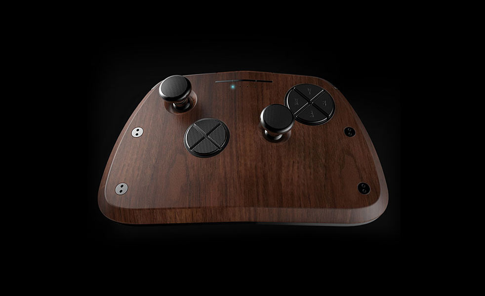 Manette de jeu vidéo design en bois et aluminium